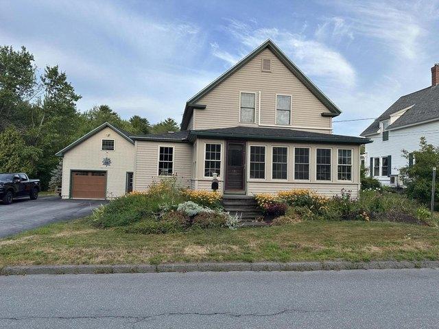 381 Brunswick St, Old Town, ME 04468