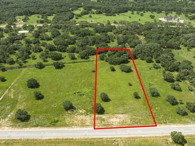 381 Gadwall Ln, Columbus, TX 78934