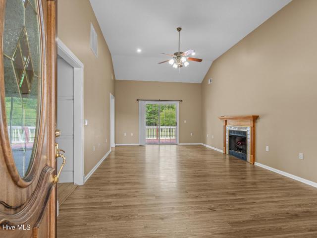 381 Green Bay Road NW