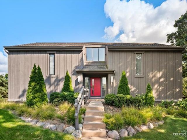381 Deer Trail Hill Dr Unit B, Lake Barrington, IL 60010