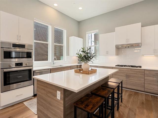 381 E Greenbriar Lane # 1001