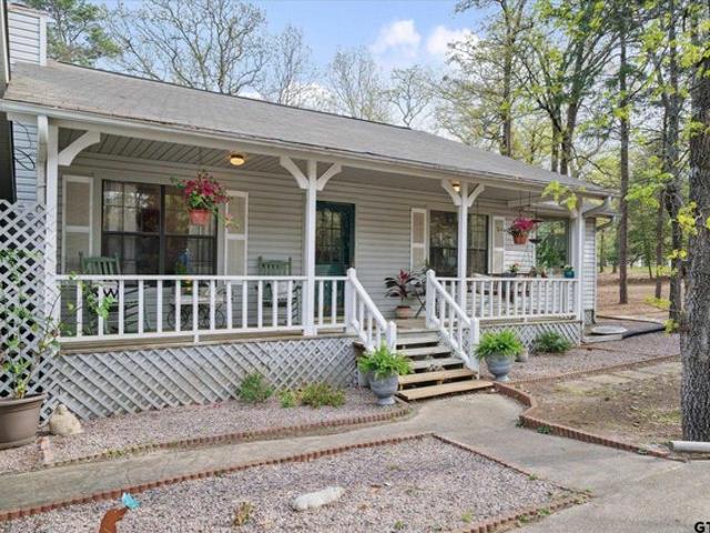 381 Knollwood Ln, Holly Lake Ranch, TX 75765