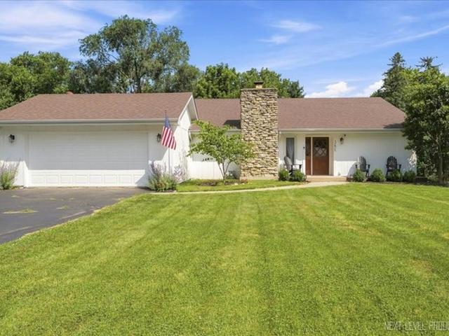 381 Orion Rd, Batavia, IL 60510