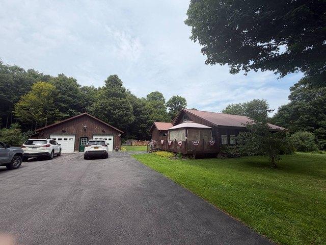 381 Lake Rd, Star Lake, NY 13690
