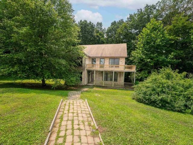 381 Meadow Ln, Bruceton Mills, WV 26525