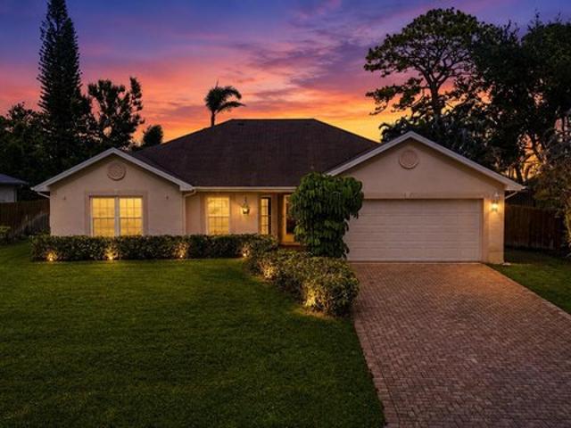 381 NE Surfside Ave, Port Saint Lucie, FL 34983