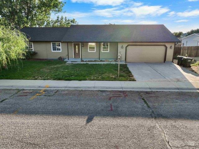 381 S Hayward Ave, Kuna, ID 83634