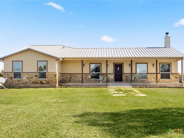 381 Schneider Rd, Seguin, TX 78155