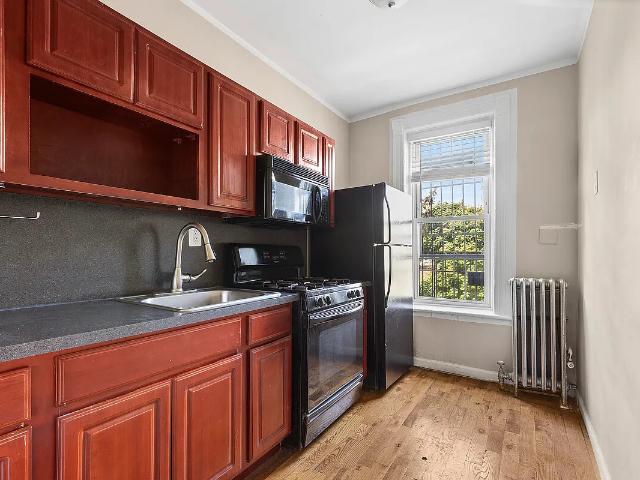 381 sumpter street