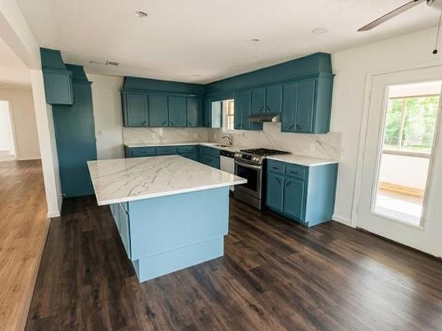 381 W Sherry Lane