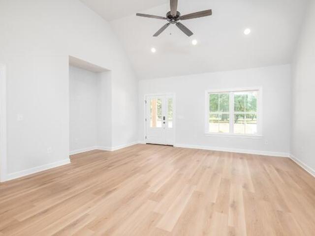 381 Troy Ln