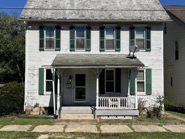381 Vine St, Milton, PA 17847