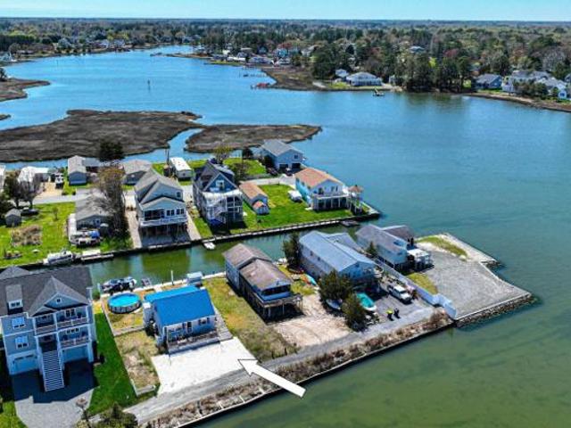 38241 Piney Point Rd, Ocean View, DE 19970
