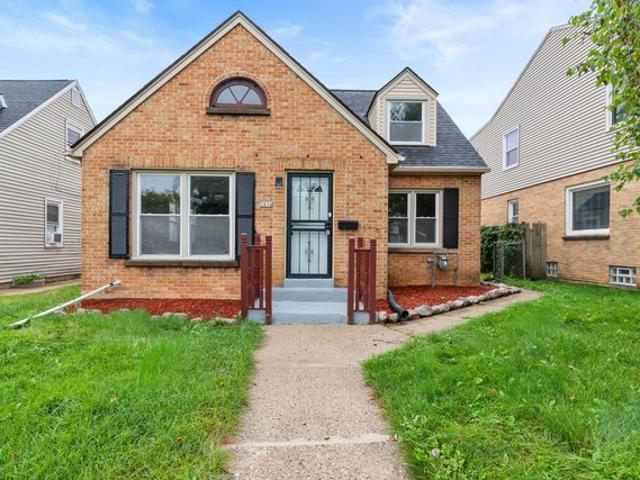 3824 N 54th Blvd, Milwaukee, WI 53216