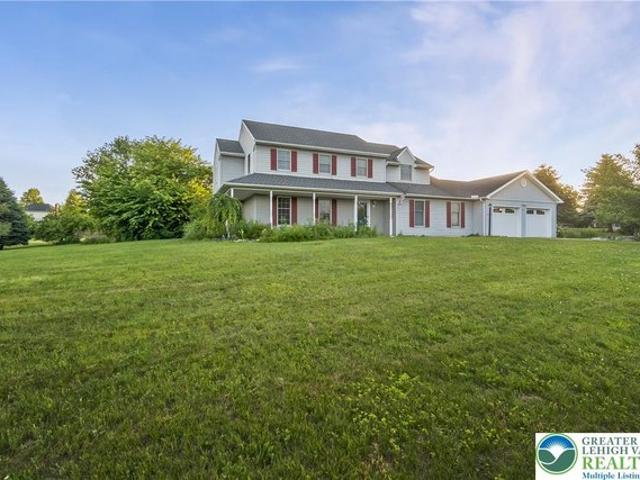 3824 E View Dr, North Whitehall Township, PA 18069
