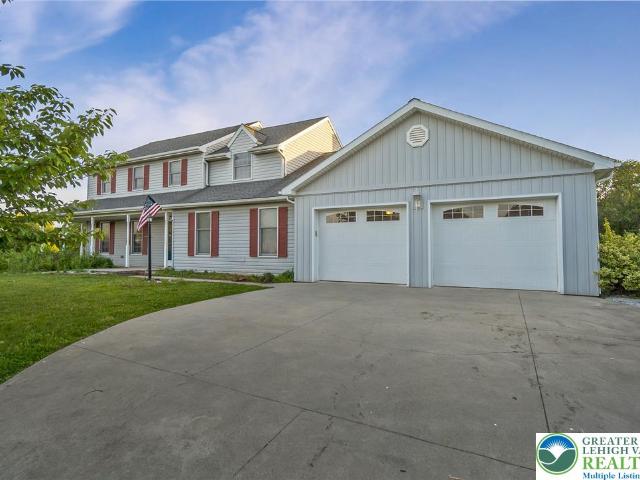 3824 E View Drive