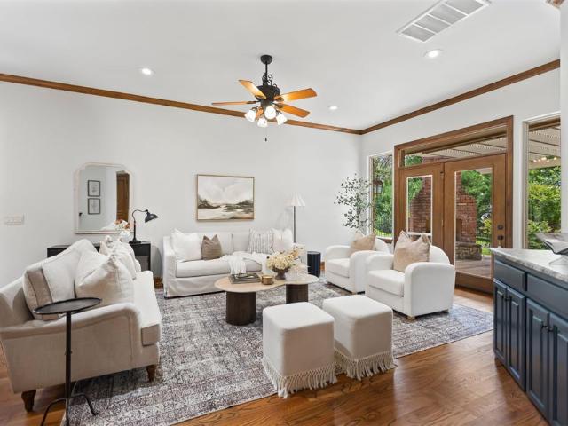 3824 Villas Creek Court