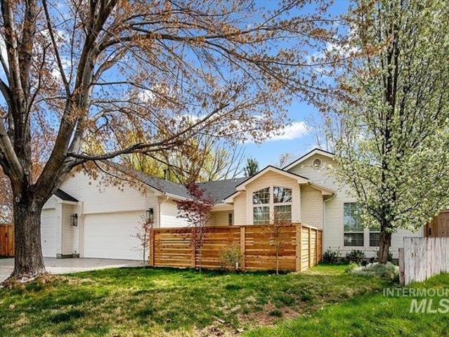 3824 W Aspen Creek Ct, Meridian, ID 83642