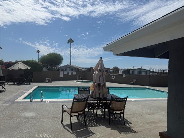 3825 Crestmore 406