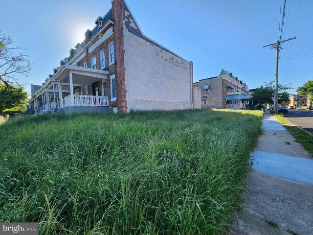 3825 Fairview Avenue