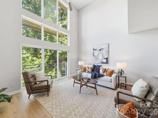3825 Picasso Ct, Charlotte, NC 28205
