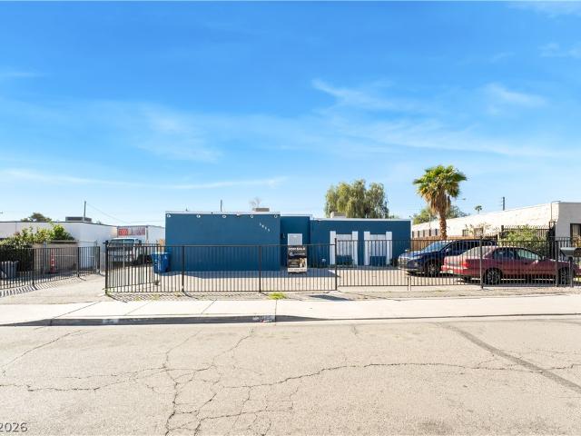 3825 Raymert Dr, Las Vegas, NV 89121 | MLS #2765