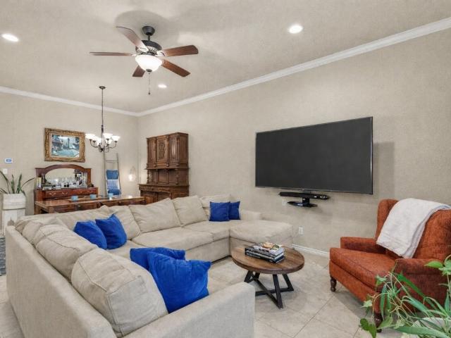 3825 Silverthorne Lane