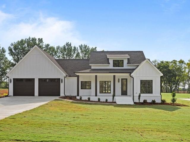 3826 County Road 61, Florence, AL 35634