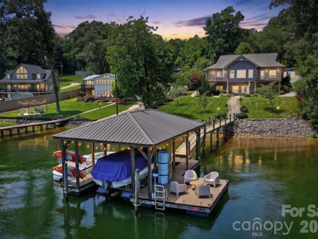 3826 Landmark Dr, Sherrills Ford, NC 28673