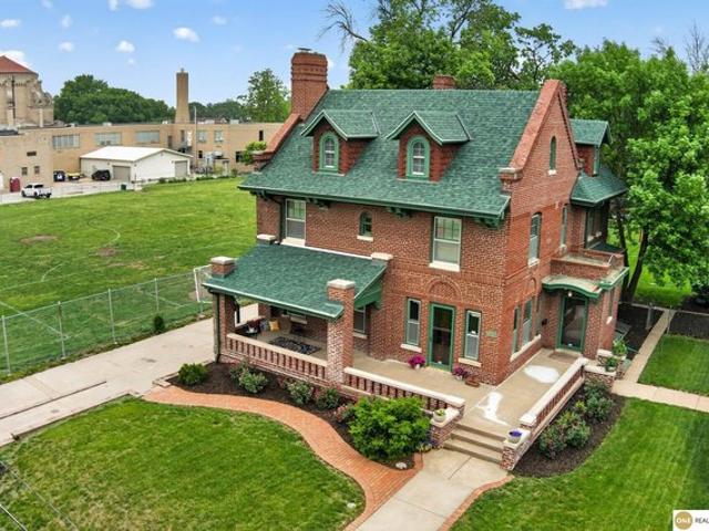 3826 Webster St, Omaha, NE 68131