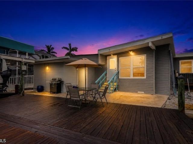 3827 Coconut Dr, Saint James City, FL 33956