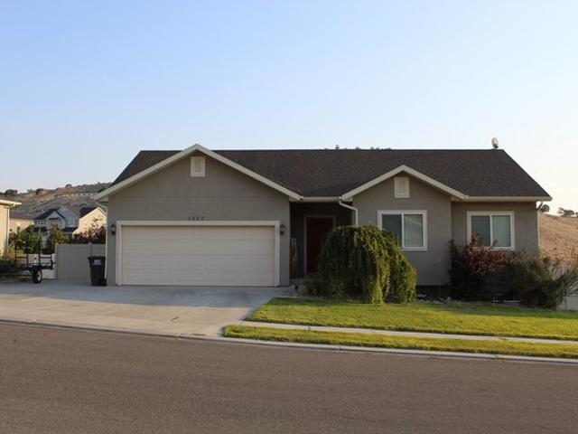 3827 E Pawnee Rd, Eagle Mountain, UT 84005