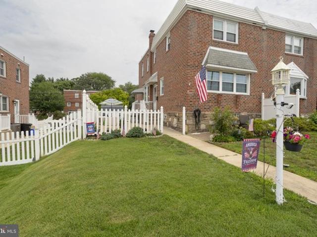 3827 Kirkwood Rd, Philadelphia, PA 19114