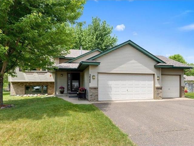 38288 Hillshire Ave, North Branch, MN 55056