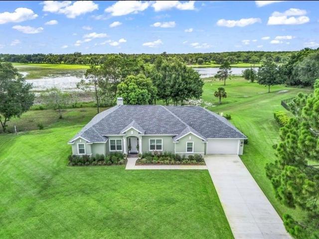 3828 Oak Pointe Dr, Lady Lake, FL 32159