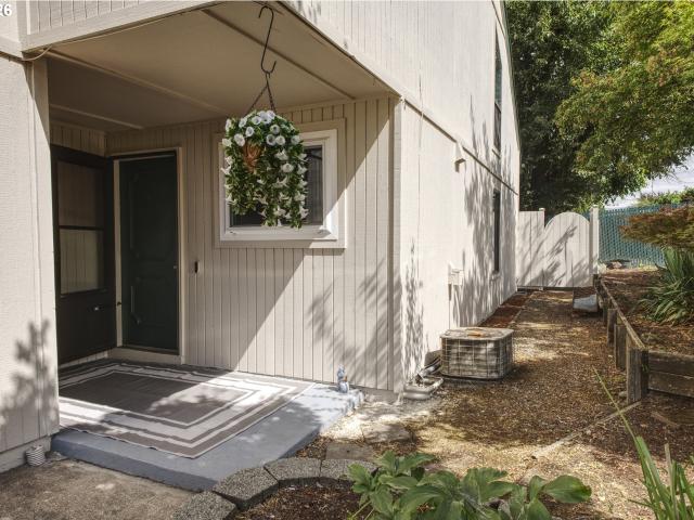 3828 auburn rd