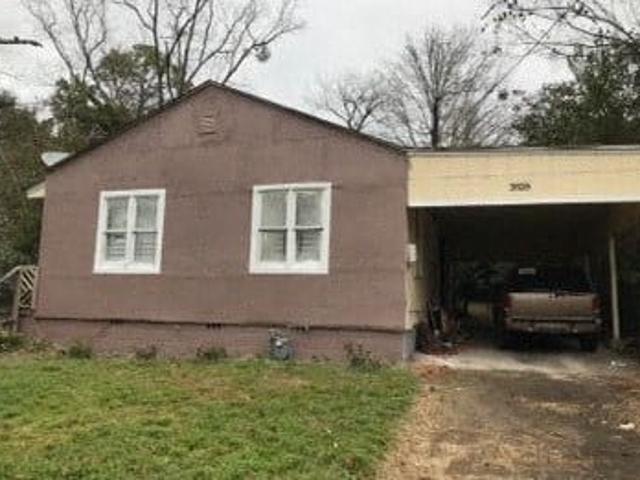 3828 Lyons Street 3/1 1206 sqft