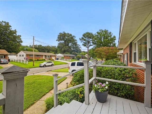 3829 Honeytree LN