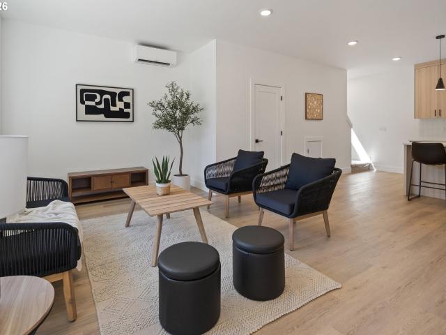3829 sw pomona st