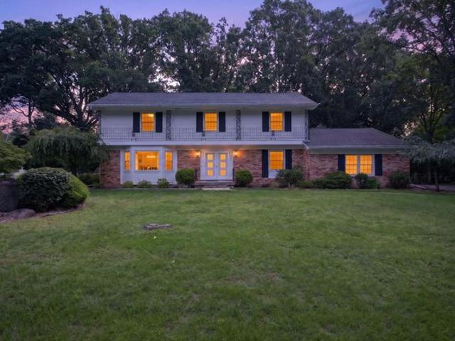 3829 W Walmont Rd, Jackson, MI 49203