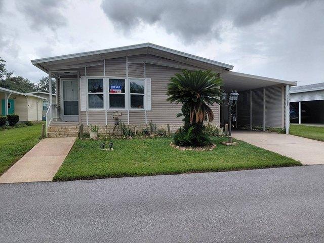 38202 Woodgate Ln, Zephyrhills, FL 33542