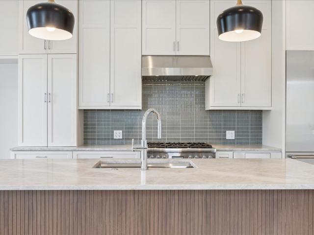 3820 N Damen Avenue # 1
