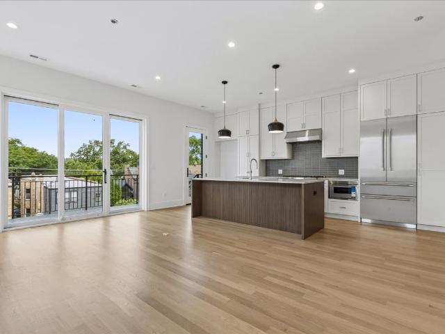 3820 N Damen Avenue # 2