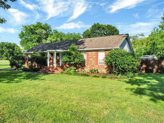 3820 NE Charleston Drive NE