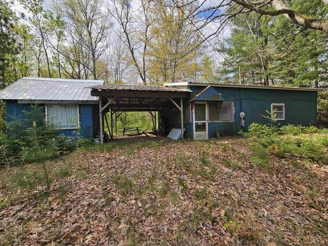3820 Oakgrove Rd, Harrison, MI 48625