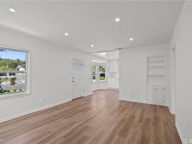 3820 Orangedale