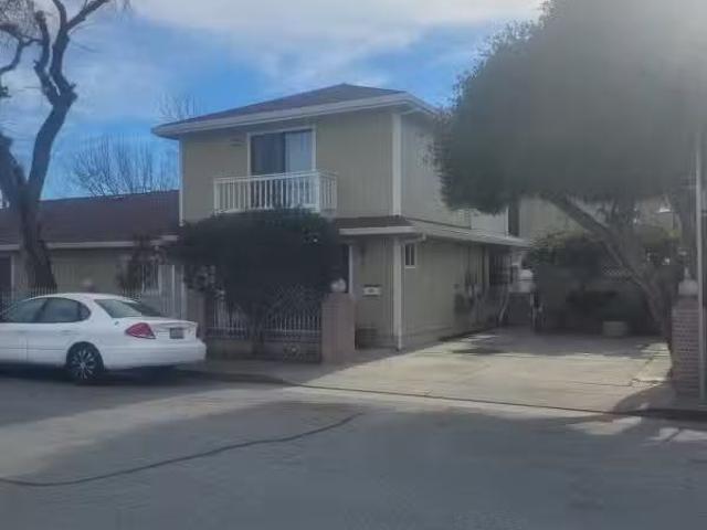 3820 Curtiss St, San Mateo, CA 94403