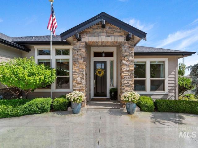 3820 W Daphne