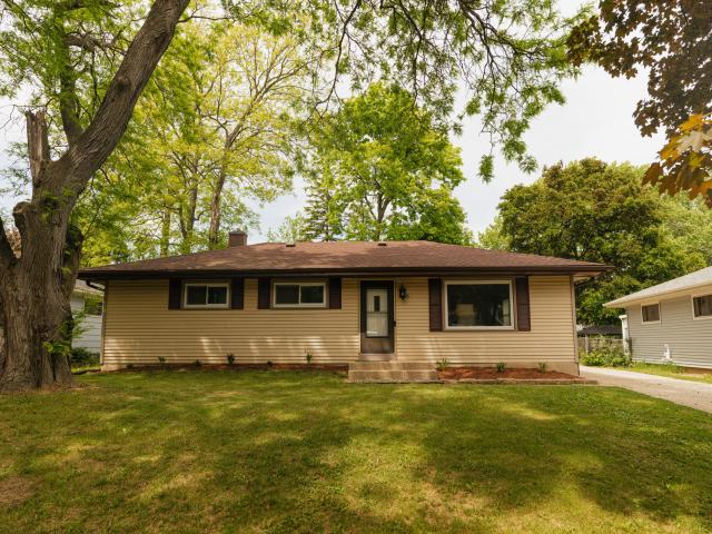 3820 W Iona Ter