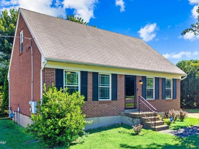 3821 Hillcross Dr, Louisville, KY 40229